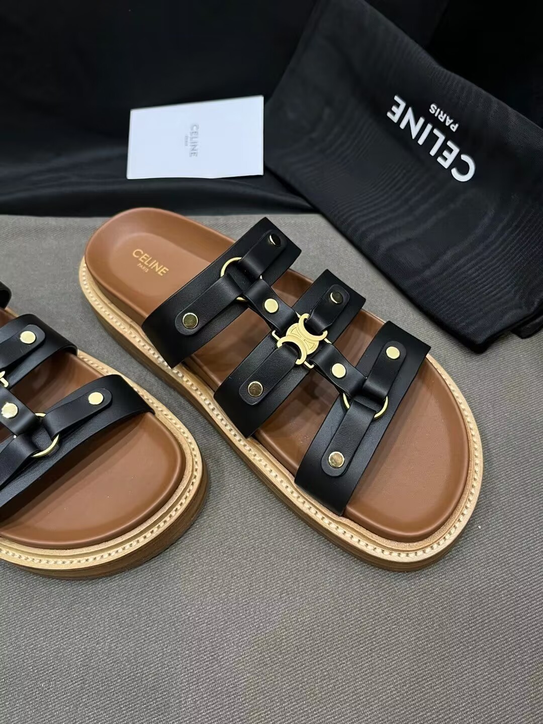 Celine Roman slippers want to be worn on the feet! - iMedia