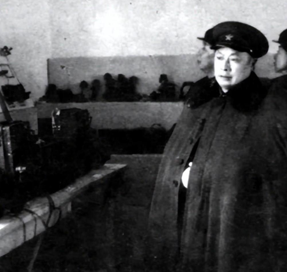 In 1962, Marshal Chen Yi went home to visit his old mother, and the ...