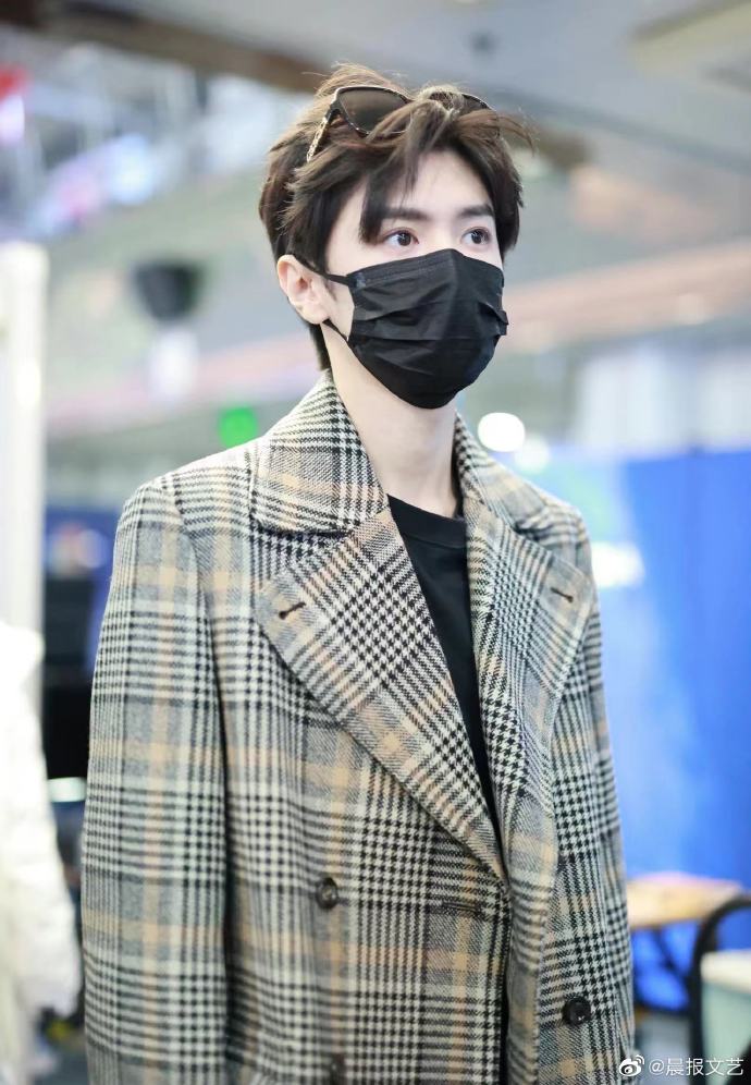 11.29 Picture: Gong Jun, Guan Xiaotong, Tang Jiuzhou, Ren Min, Zhang ...