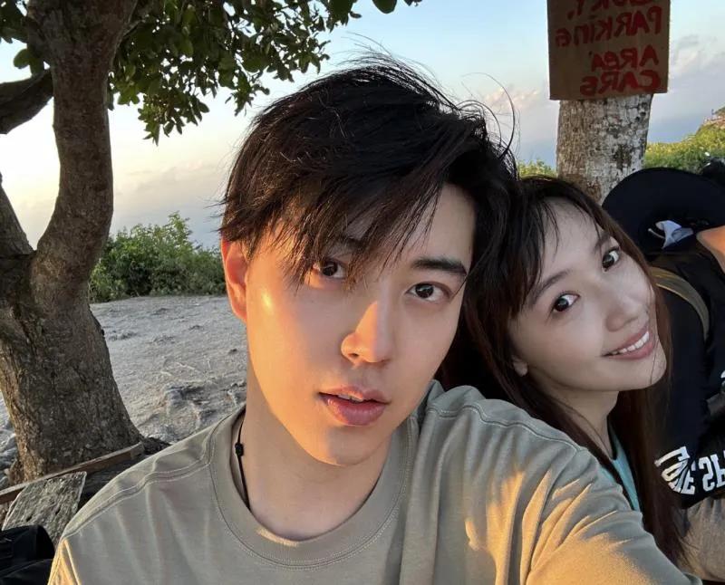 24-year-old Qin Niu Zhengwei officially announced his engagement to ...