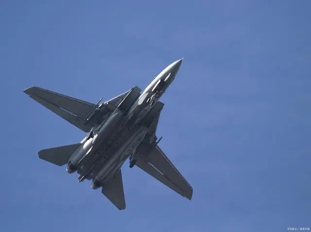 The pilots of the foreign plane made unfriendly gestures and the People ...