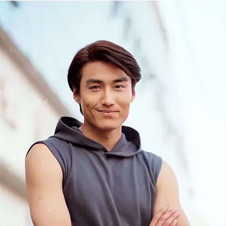 Hu Bing: 51 years old, unmarried and infertile, living alone as an ...