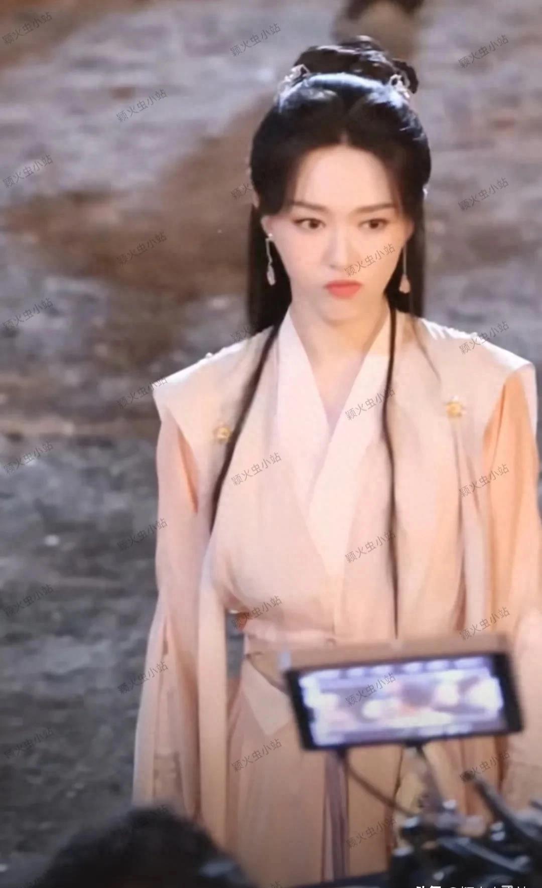 10.8 Entertainment: Tang Yan, Liu Xueyi, Tan Jianci, Xu Kai, Li Qin, Ma ...