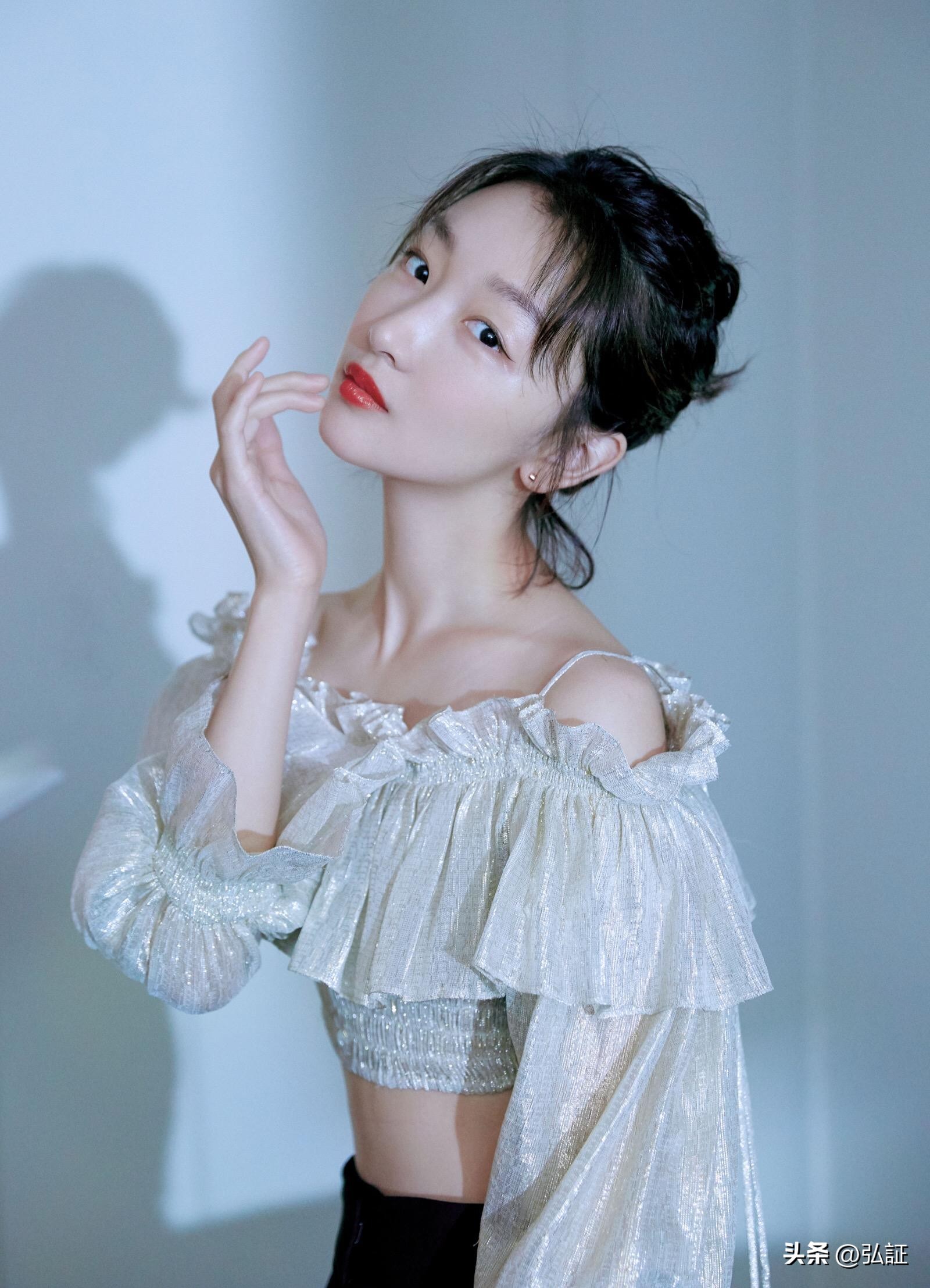 "Uncle Dong" Zhou Dongyu, the girl looks like a big man, acts freely ...