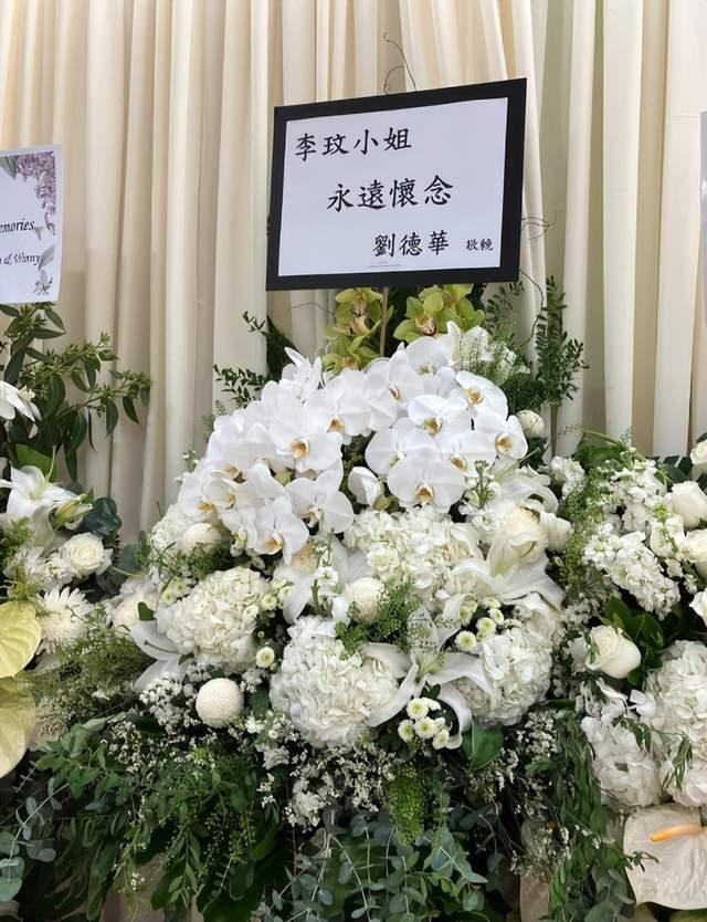 The second sister at Coco Lee's funeral lost control of her emotions ...