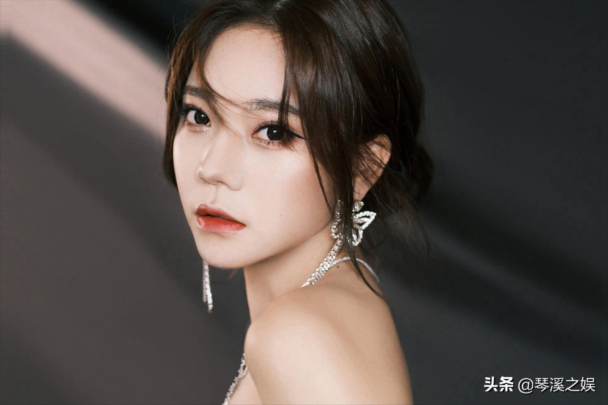 26-year-old actress Zhang Zining: She made her debut at No. 7, and said ...