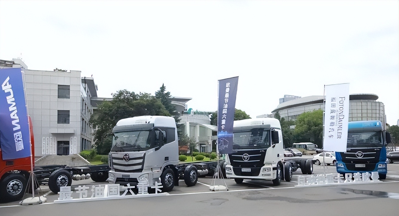 Auman's automatic heavy-duty truck "technique" overwhelms the pack and ...