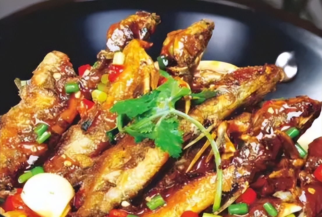 Spicy dry pot yellow bone fish: the magic of cooking, the feast of ...