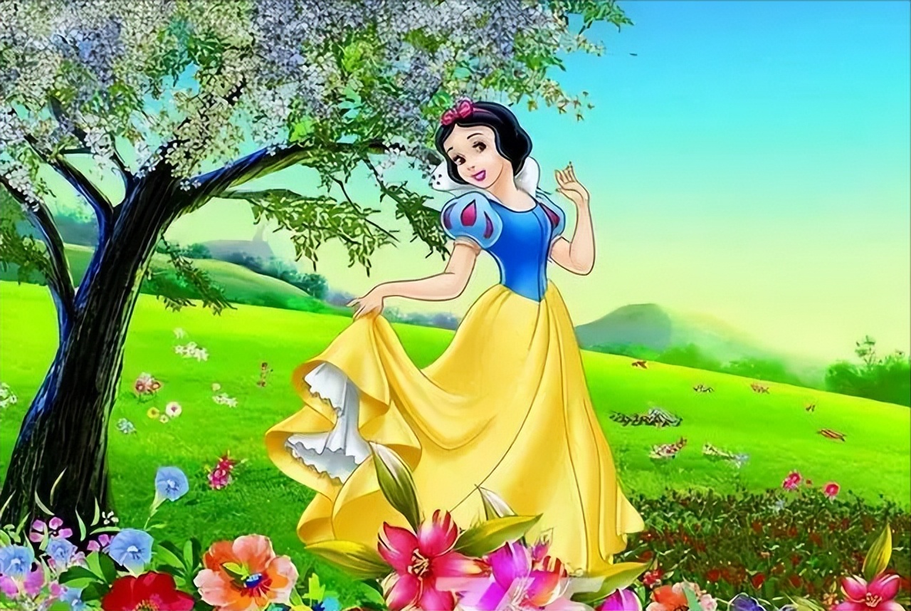 The fairy tale movie "Snow White", a film adapted from a classic fairy ...