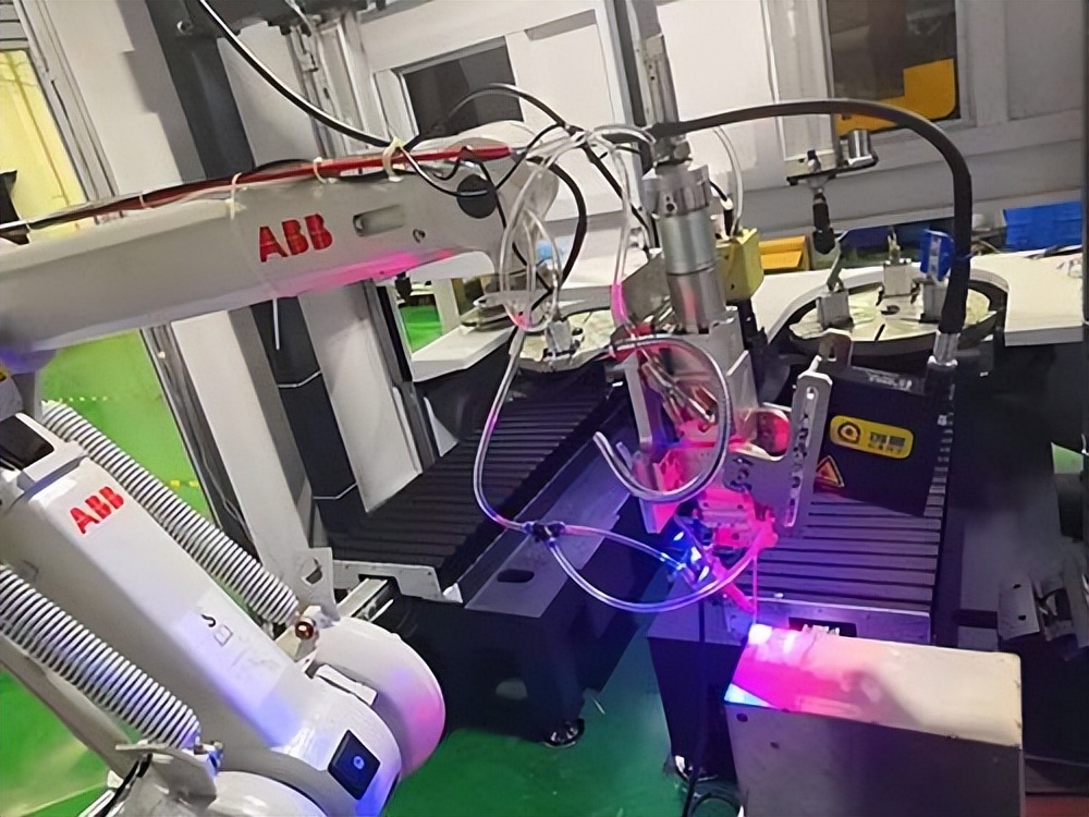 Principle of automatic identification of laser welding robot - iMedia