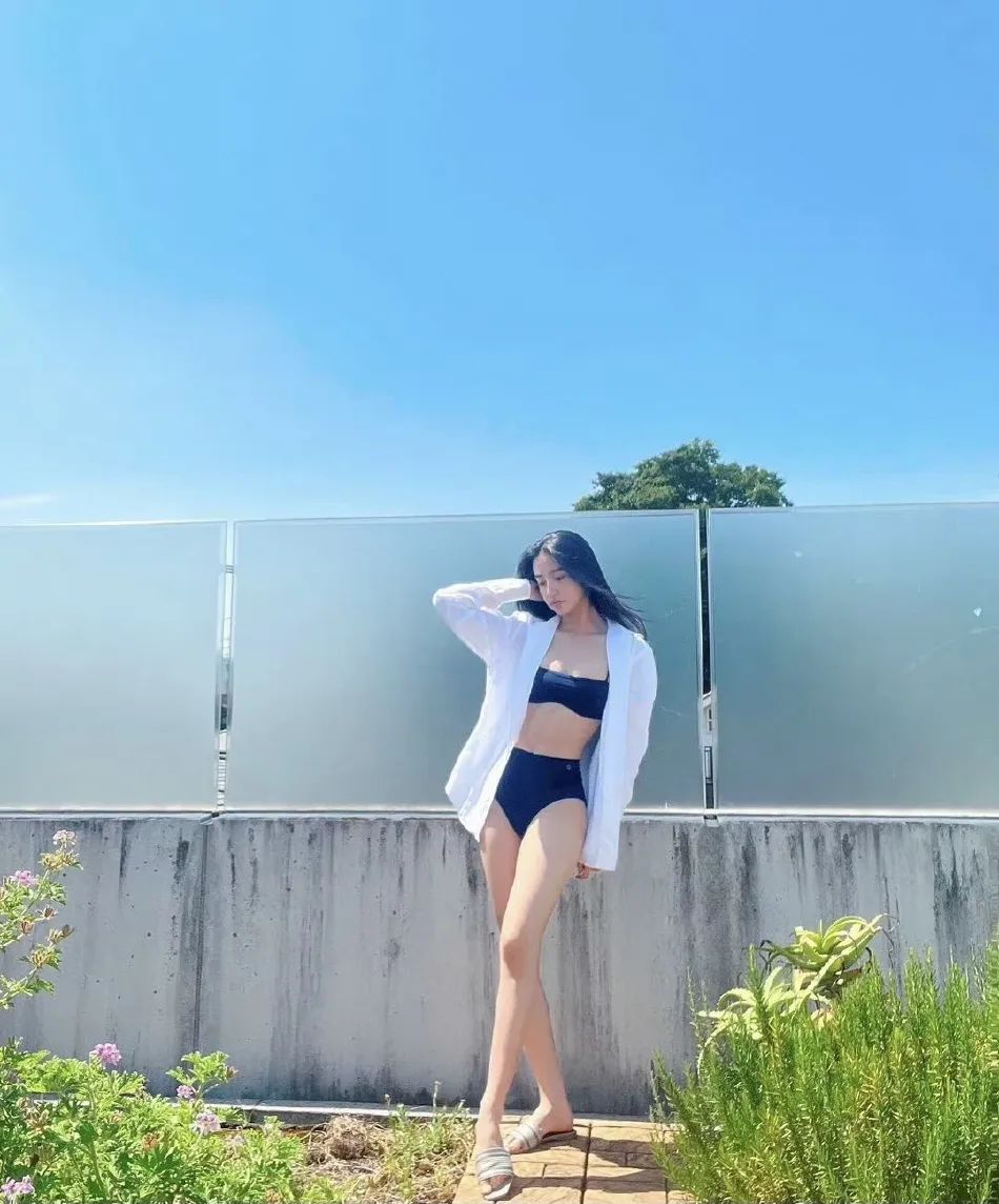 Japanese actress Kimura Mitsuki swimsuit photo!White skin and beautiful long legs are too sexy ...