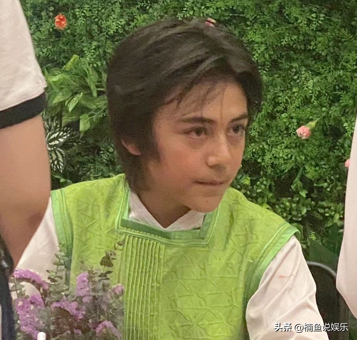 Liu Ye's son Nuo Yi bumped into He Jiong! The melon seed face and big ...