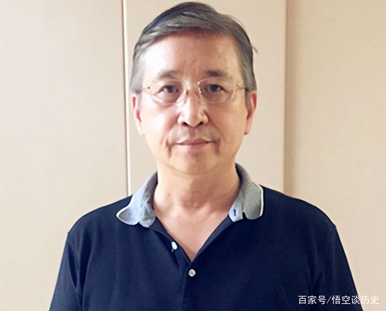 He is the son of Chen Geng. He looks like his father. He was promoted ...