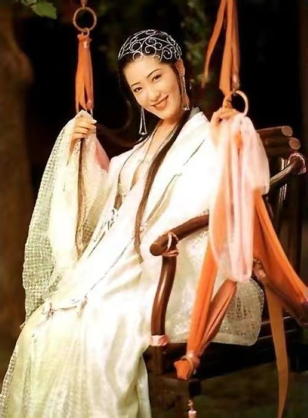 Her name is Yang Simin, and she became popular because of her role in ...