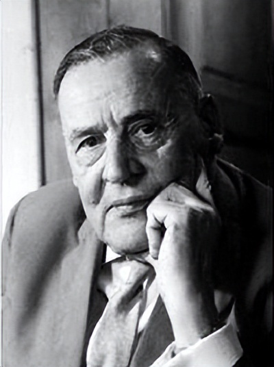 How "scented" is aroma research?From Huckel's rule to Mobius ring - iNEWS