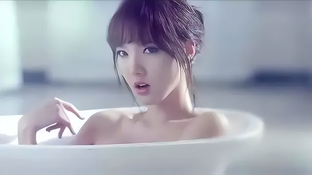 How big is the scale of Korean girl groups? Passionately kissing her ...