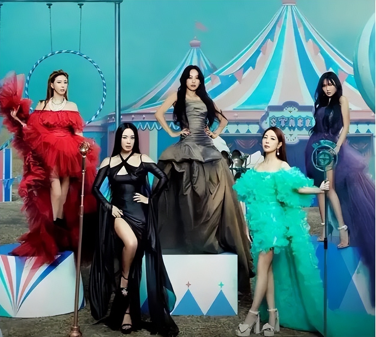 The Korean actress's dance movements have attracted heated discussions ...