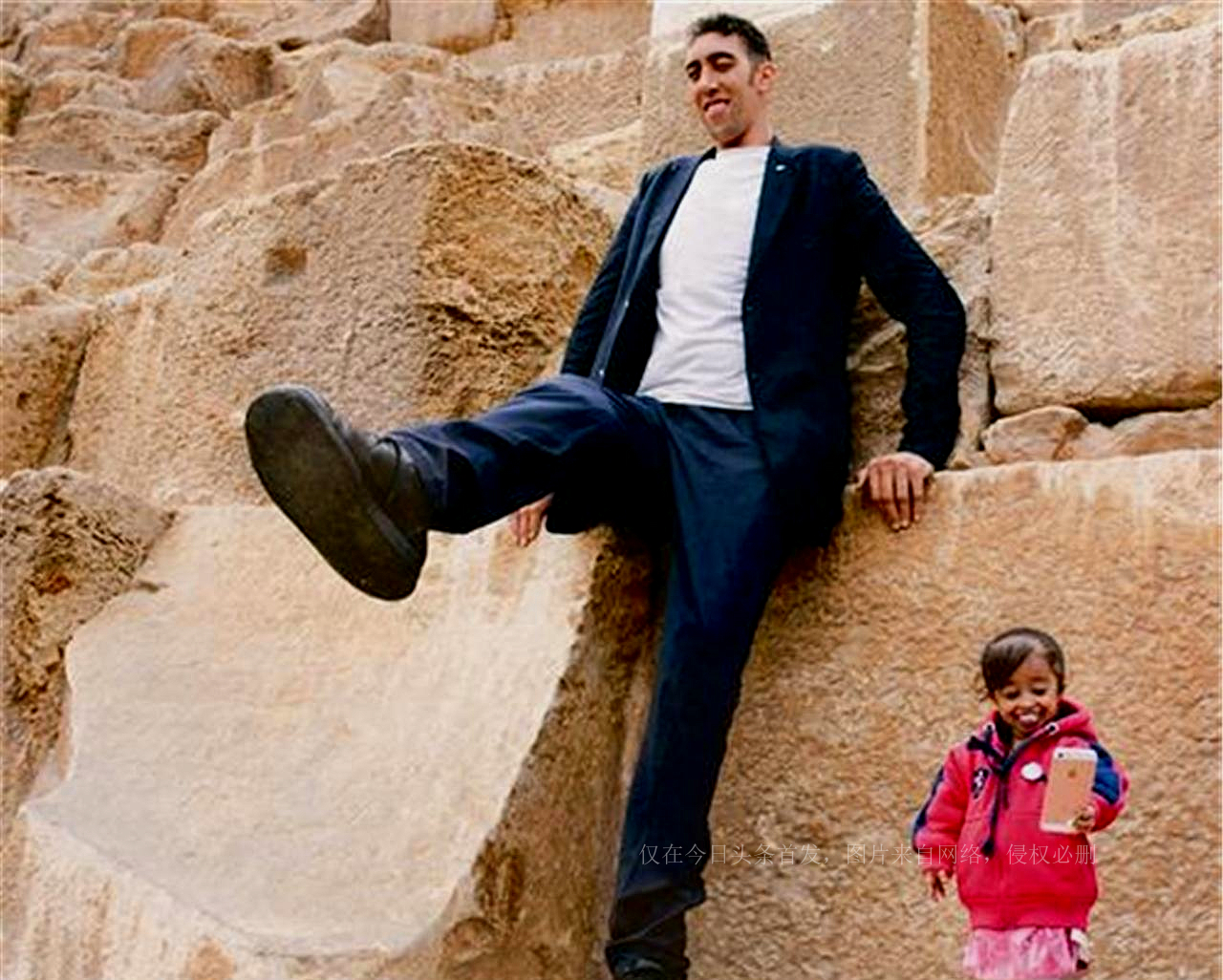 The shortest woman in the world: only 06 meters tall, breaks the ...