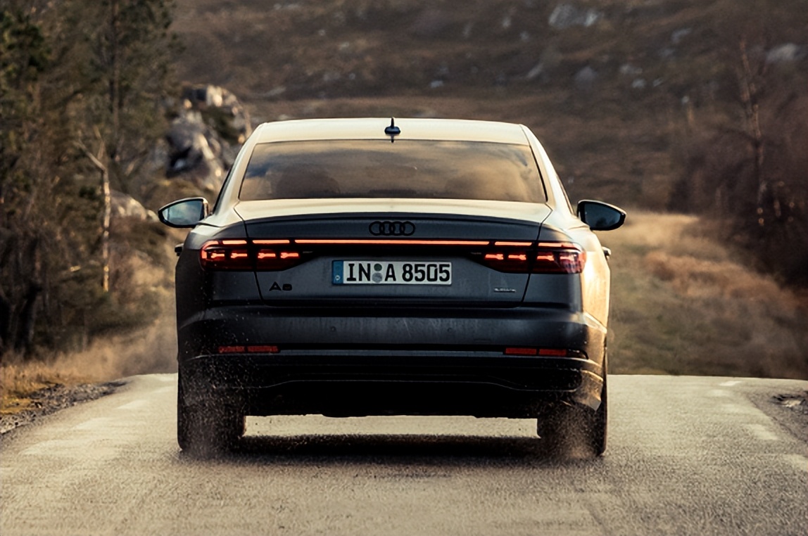 The new "Audi A8L" is about to blow up the street, about 860,000, the design has ushered in a ...