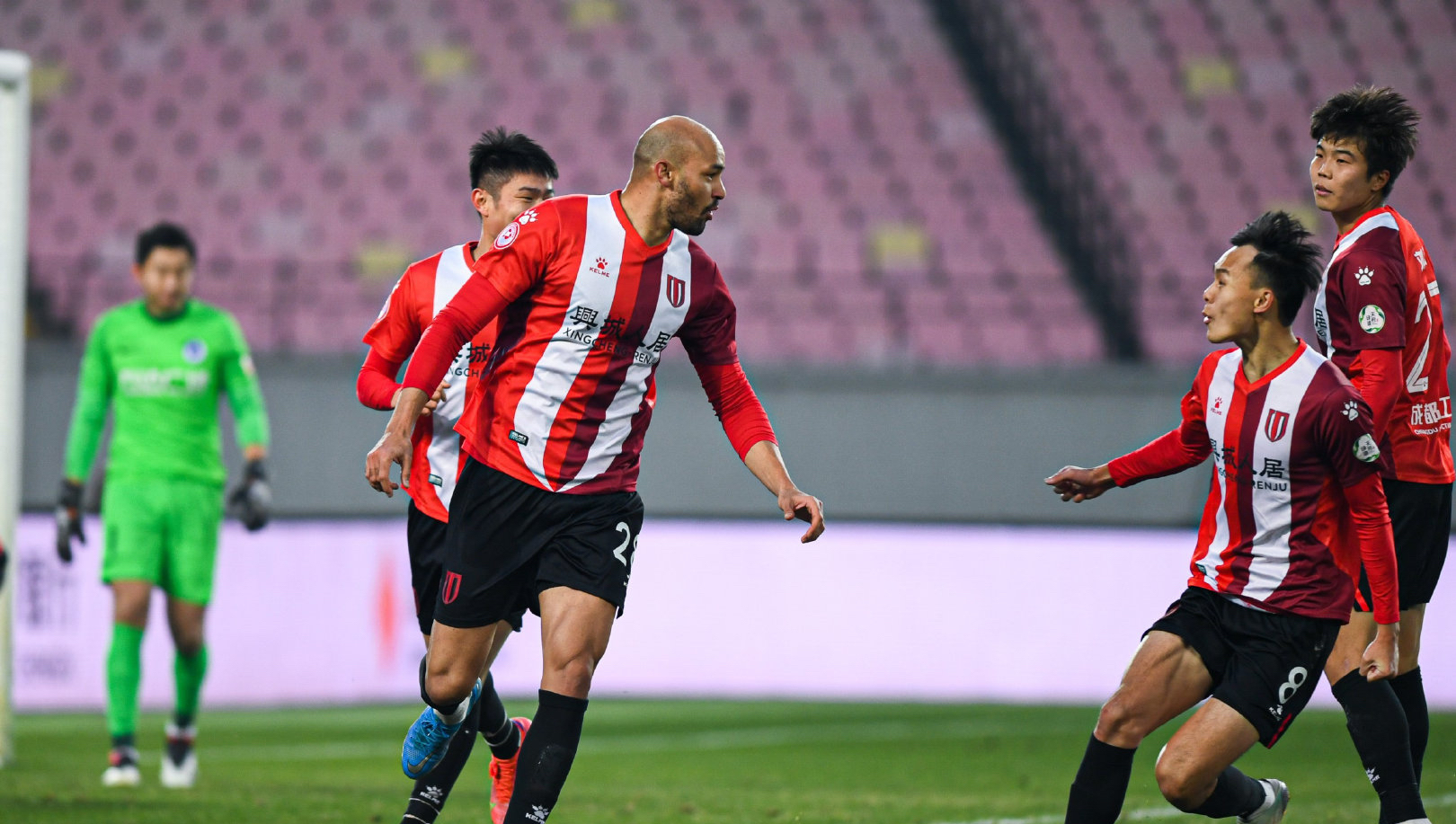 Finalizing 5 foreign aids + all-round midfielder, Chengdu Rongcheng's ...