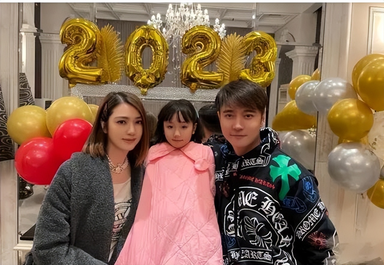 Hong Xin suddenly officially announced the divorce, and Zhang Danfeng responded by posting: Yes ...