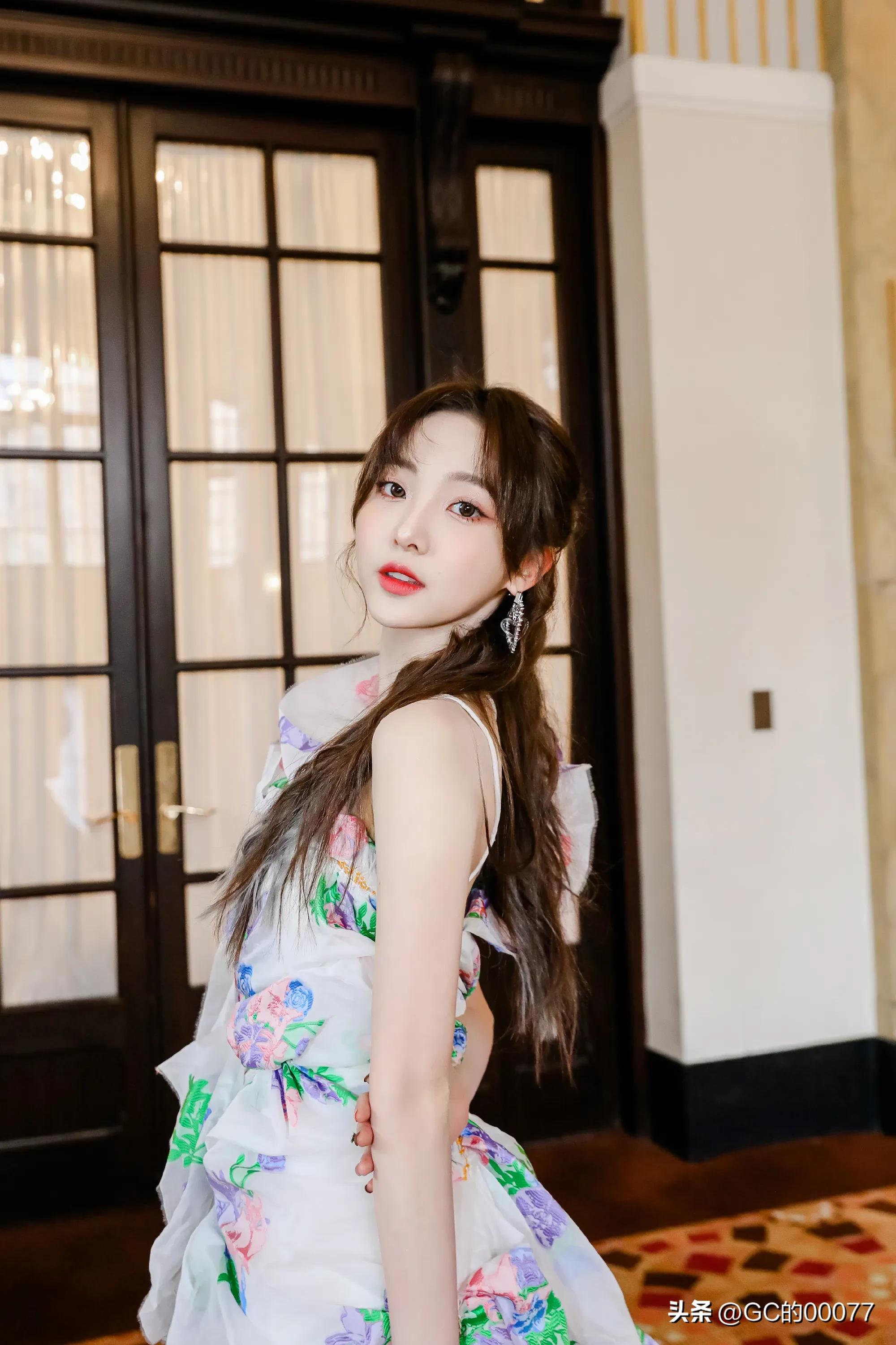 Star picture Zheng Naixin - iMedia