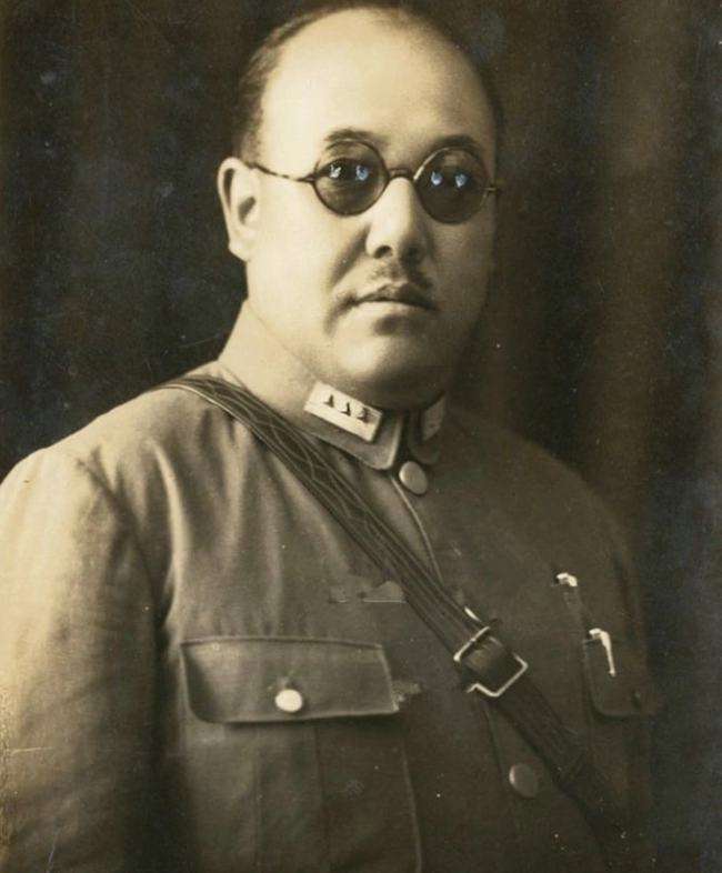 The elite cavalry was annihilated by the cannonball, Ma Bufang angrily ...