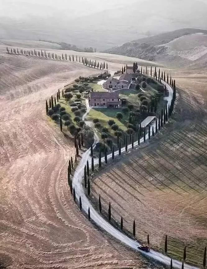 24 years after "Huanzhugege", Erkang sells rice, Ertai becomes a demon ...