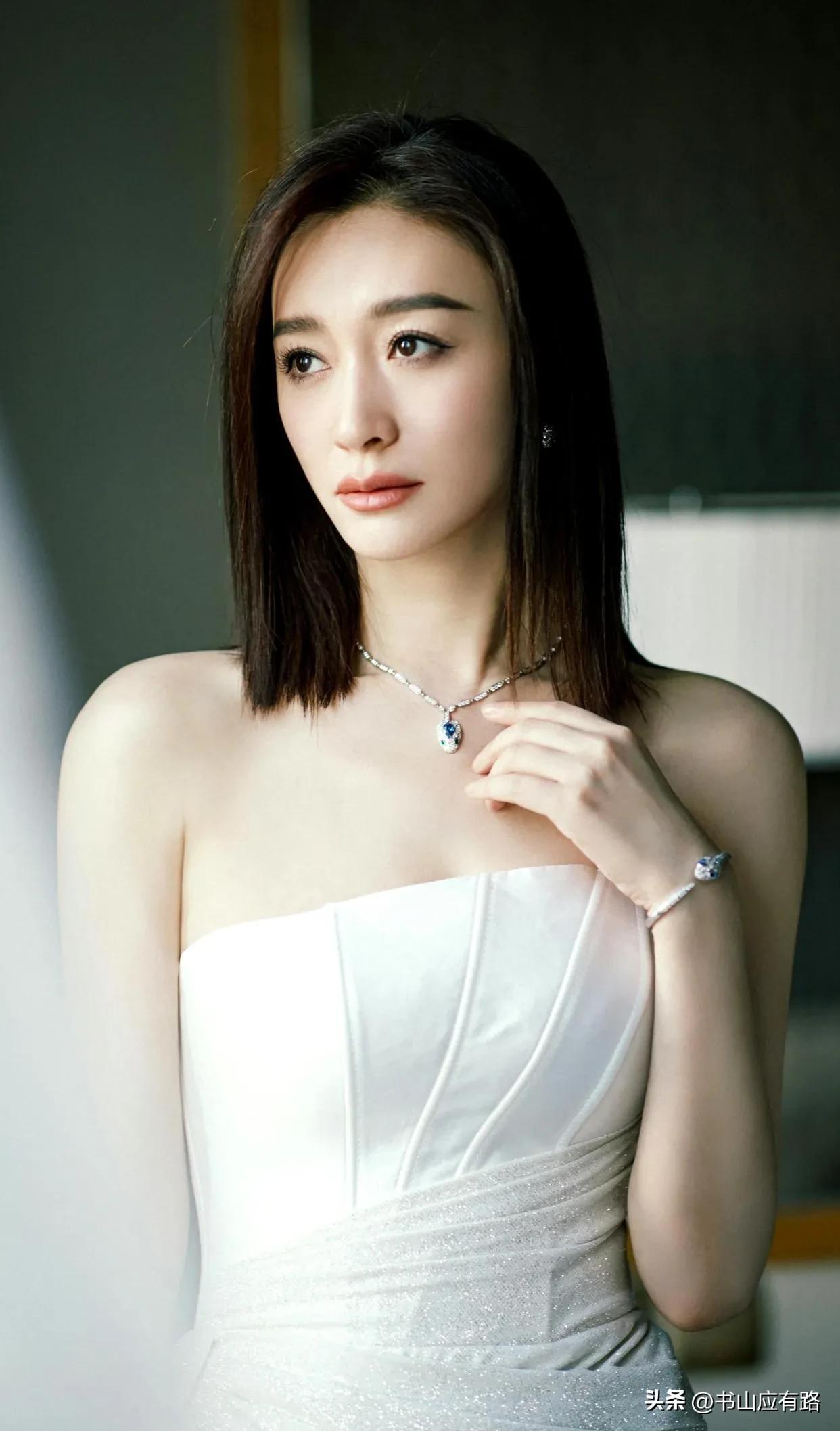 Frozen age beauty Li Xiaoran - iMedia