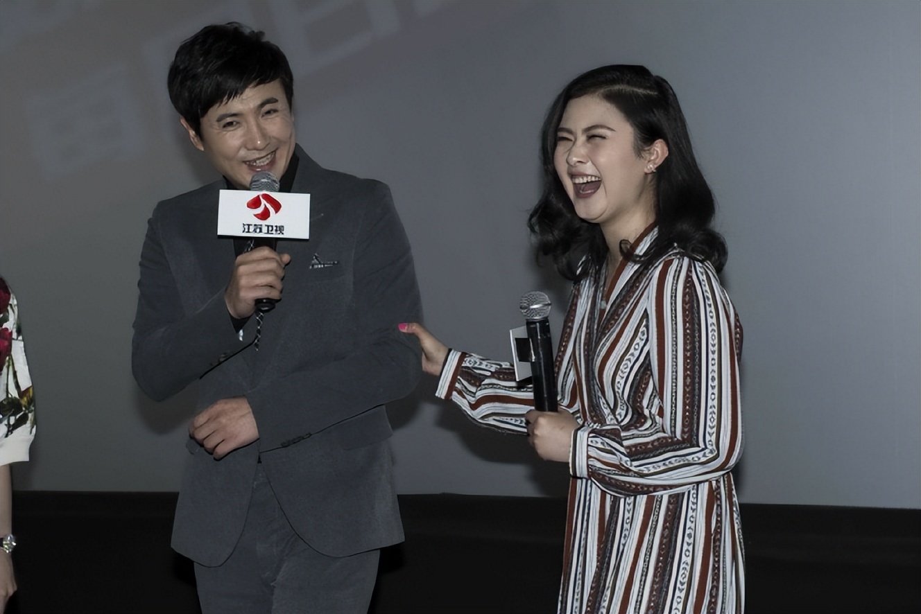 43-year-old Shen Teng and his wife rarely fit together. His wife wears ...