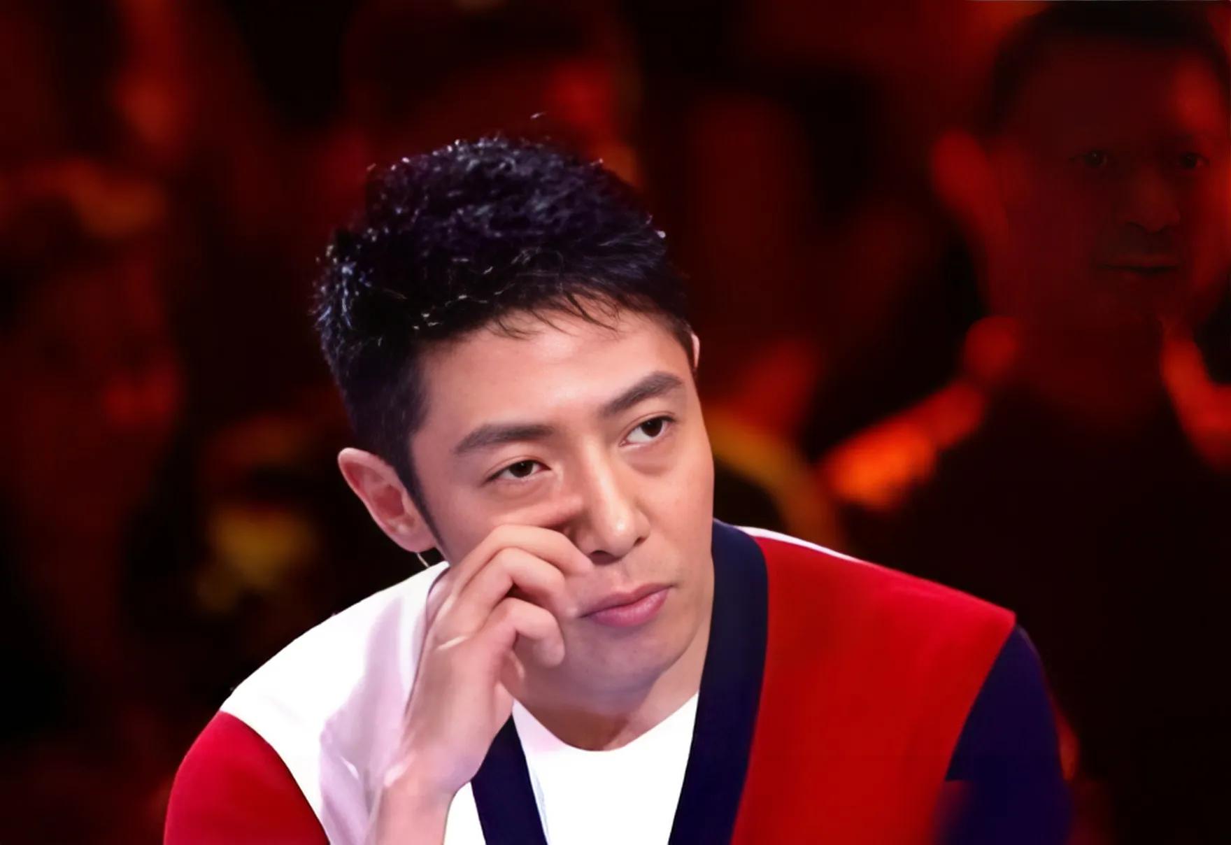 Sa Beining accompanied his father back to his hometown. The father and ...