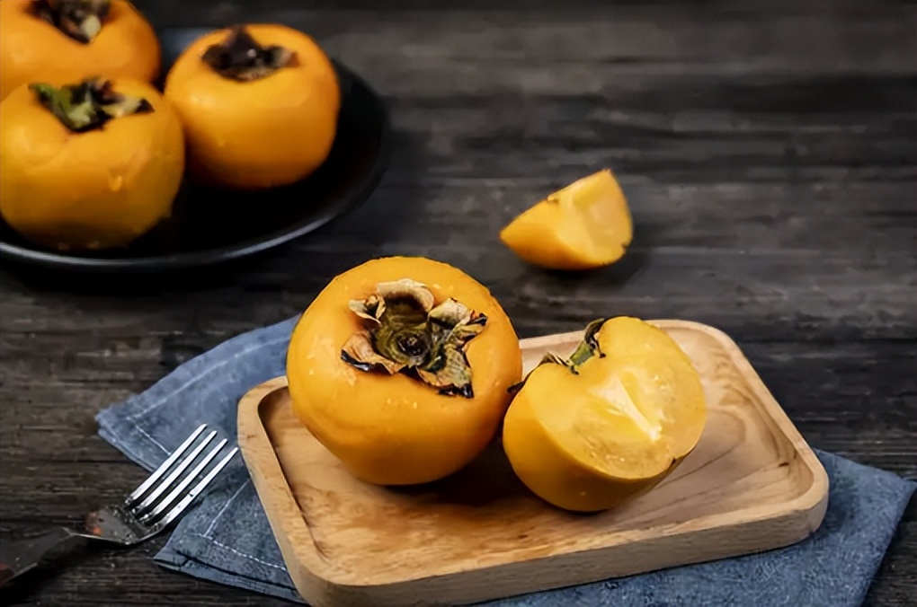 Can you eat crispy persimmons with black spots? - iNEWS