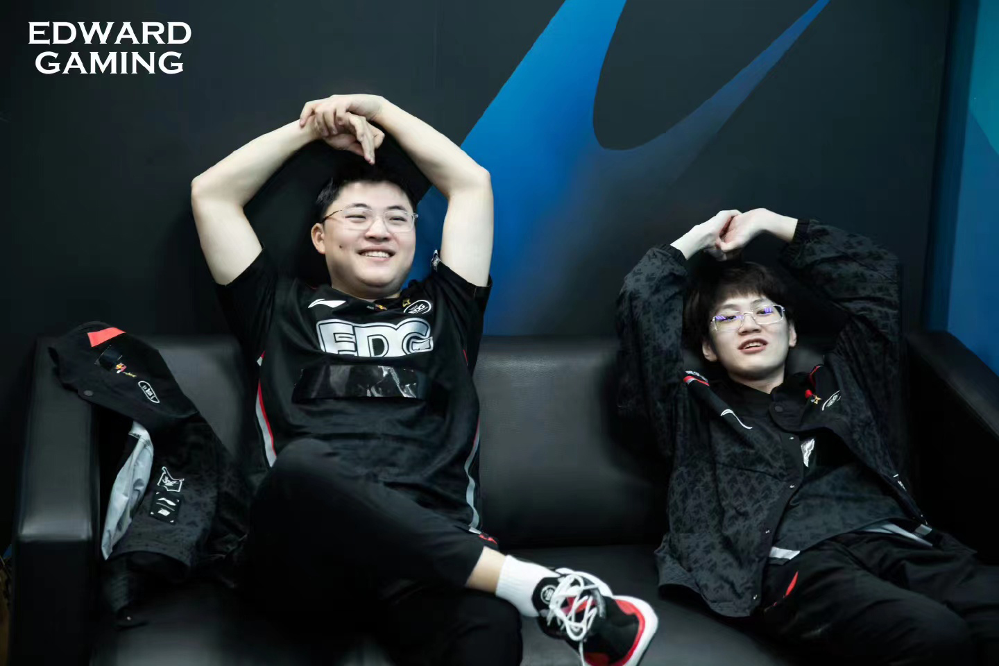 EDG unfortunately lost to LNG, Uzi and Meiko made too many mistakes, Gala once again proved ...