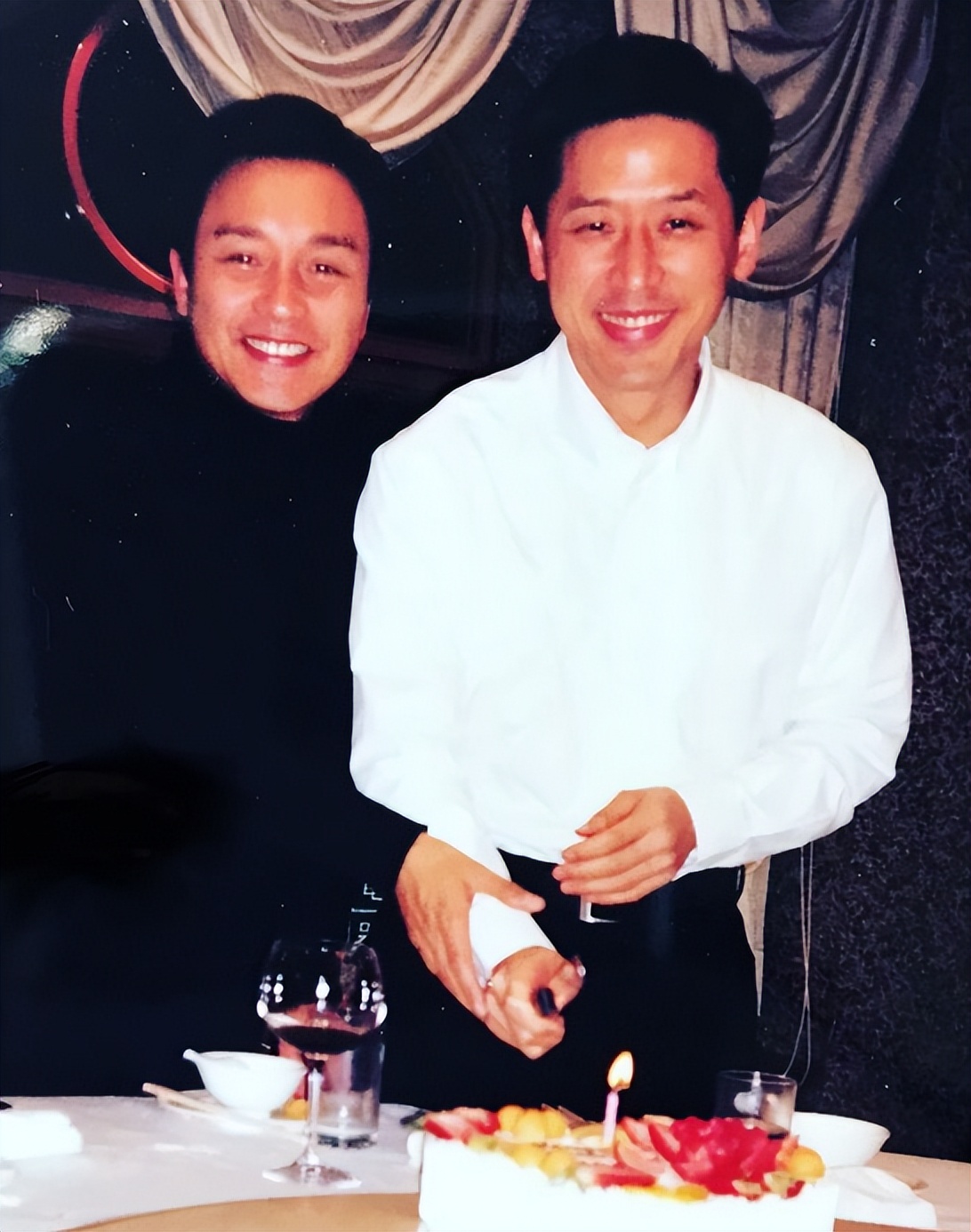 On the 20th anniversary of Leslie Cheung's death, Tang Hede took a ...