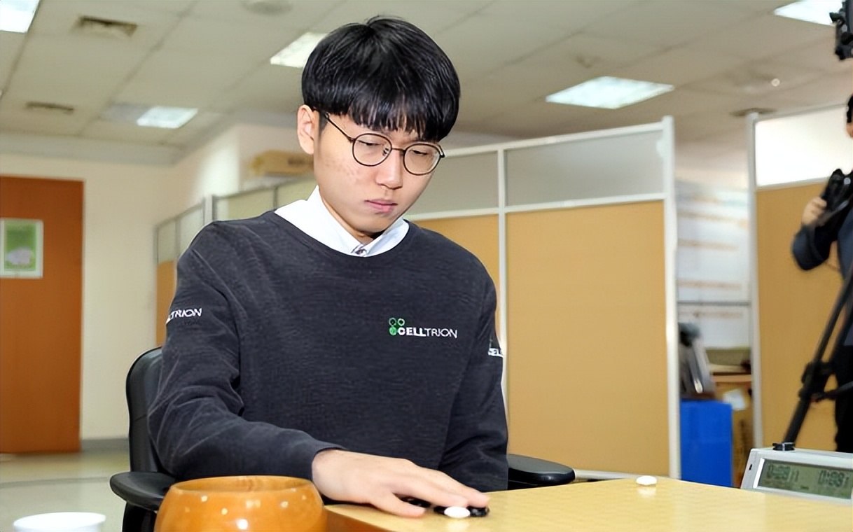 Hit the ground running!Li Weiqing completely blocked the first person ...