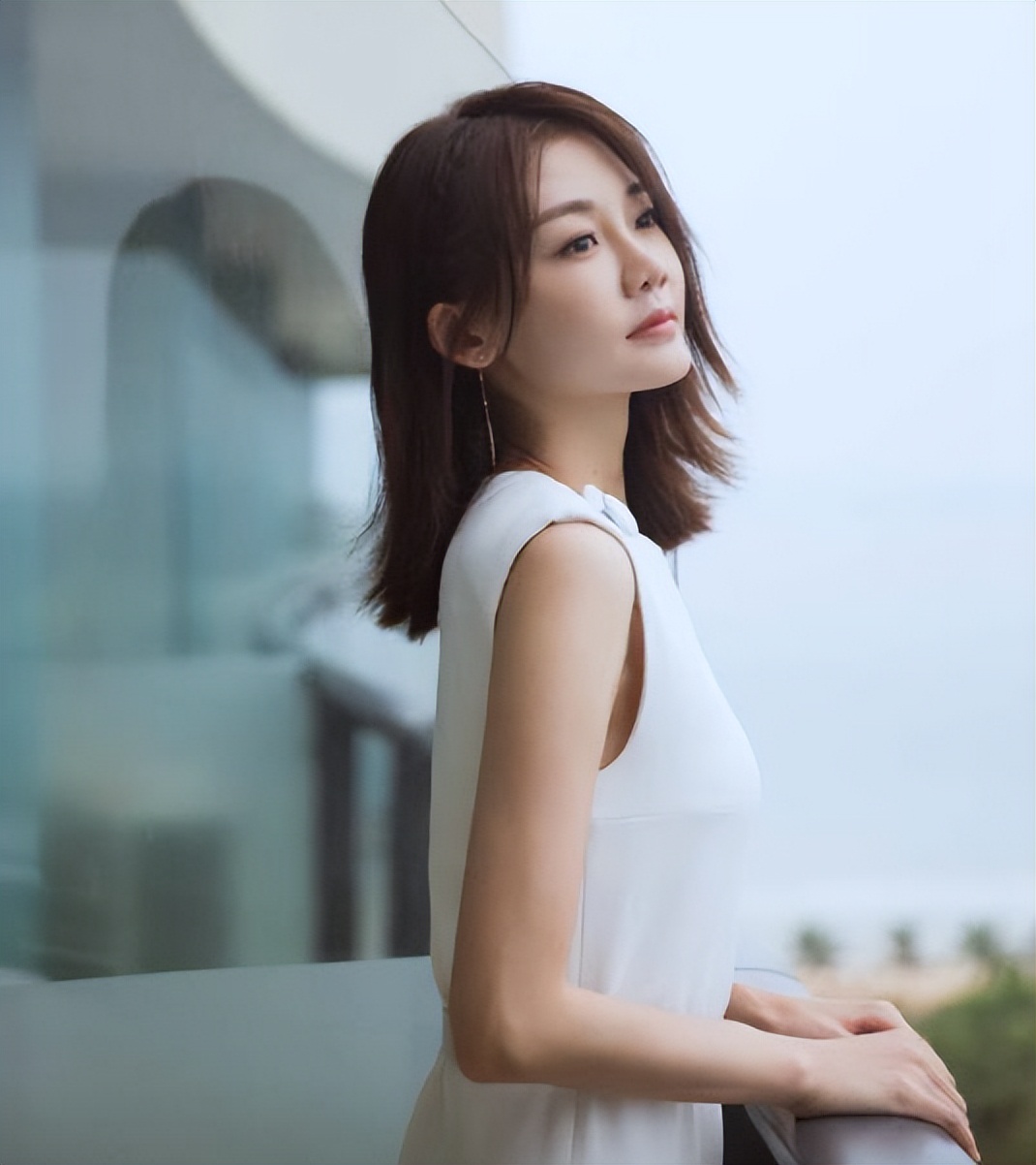 Miao Miao's pregnant belly is a family of three for a walk!Posting the ...