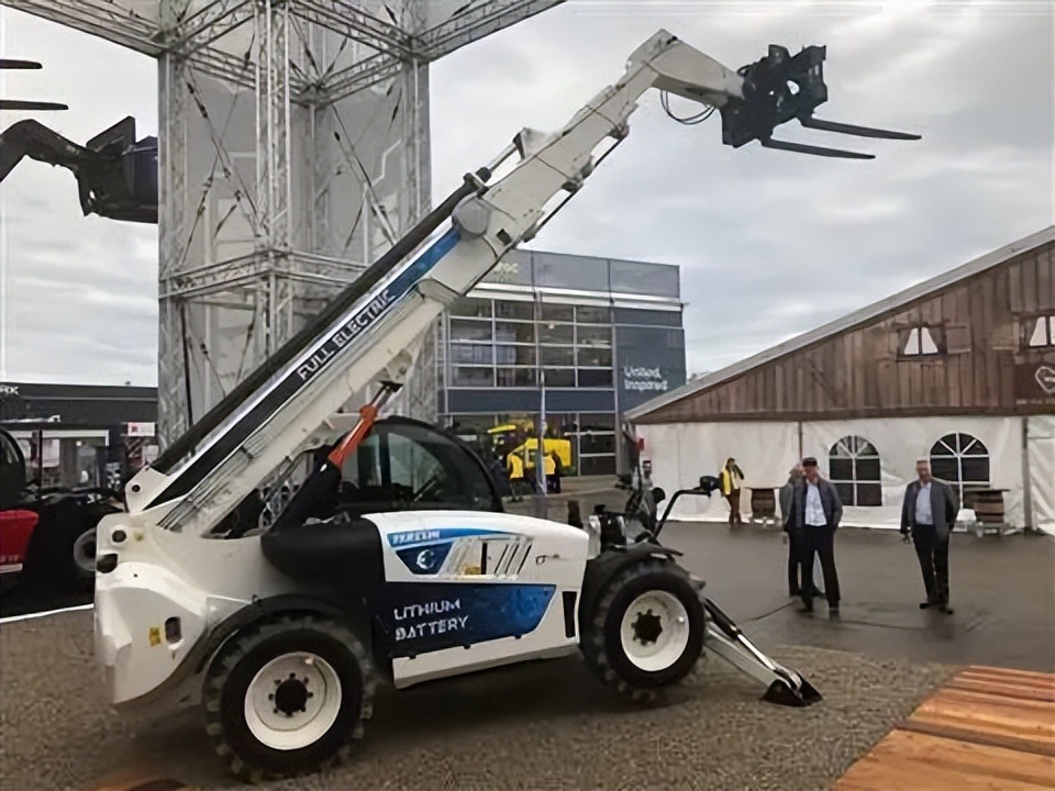 Faresin makes world premiere of its electric telehandler at Bauma 2022 ...