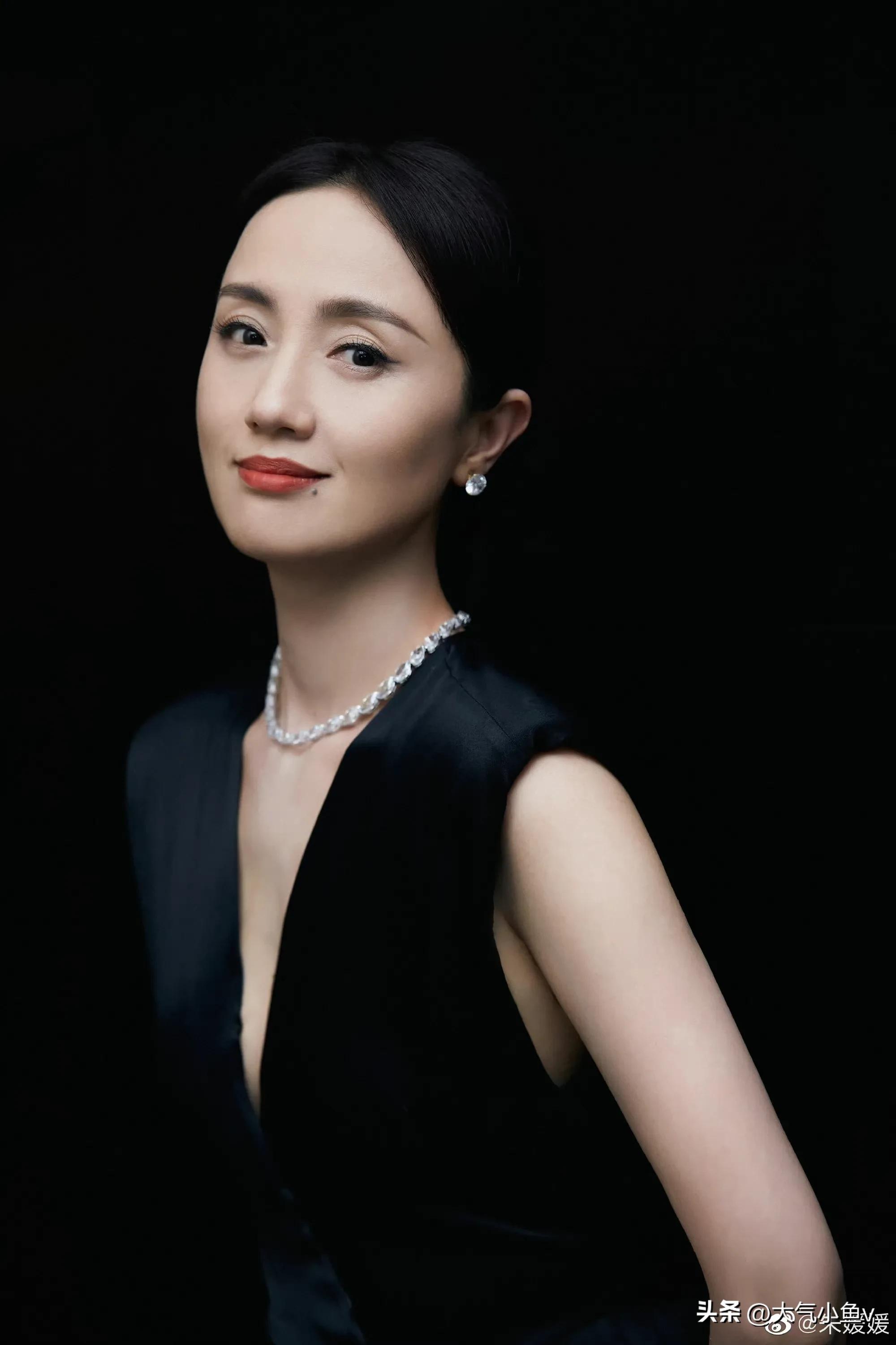 Zhen Ni has been a widow for 39 years, Zhong Chuhong loves only one ...