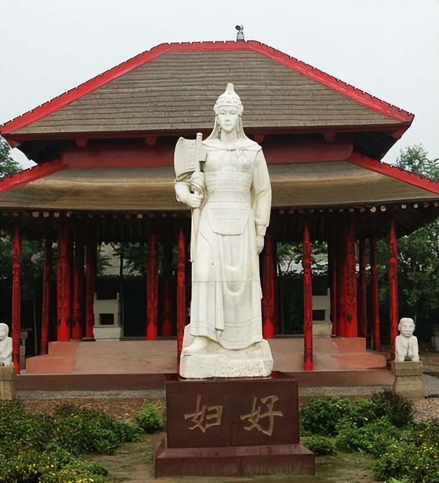 National Treasure Legendary Wife Good Owl Zun - iMedia