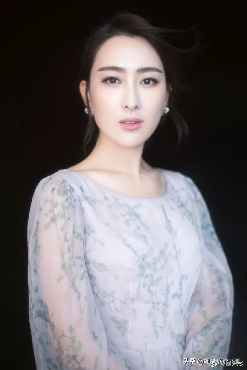 Photos of Ma Su's most beautiful long dress flow out, and the young ...