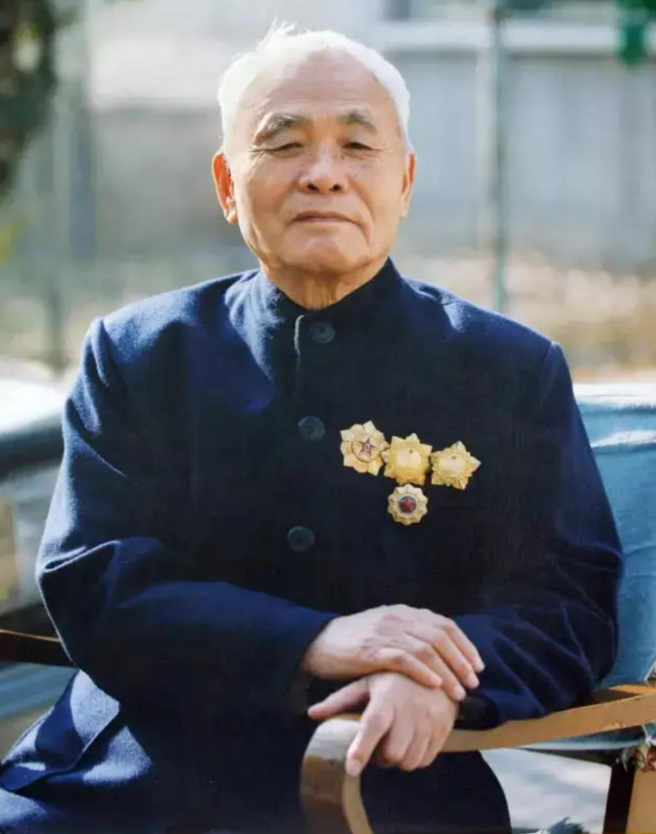 In 1980, the commander of the Lanzhou Military Region resigned. This ...