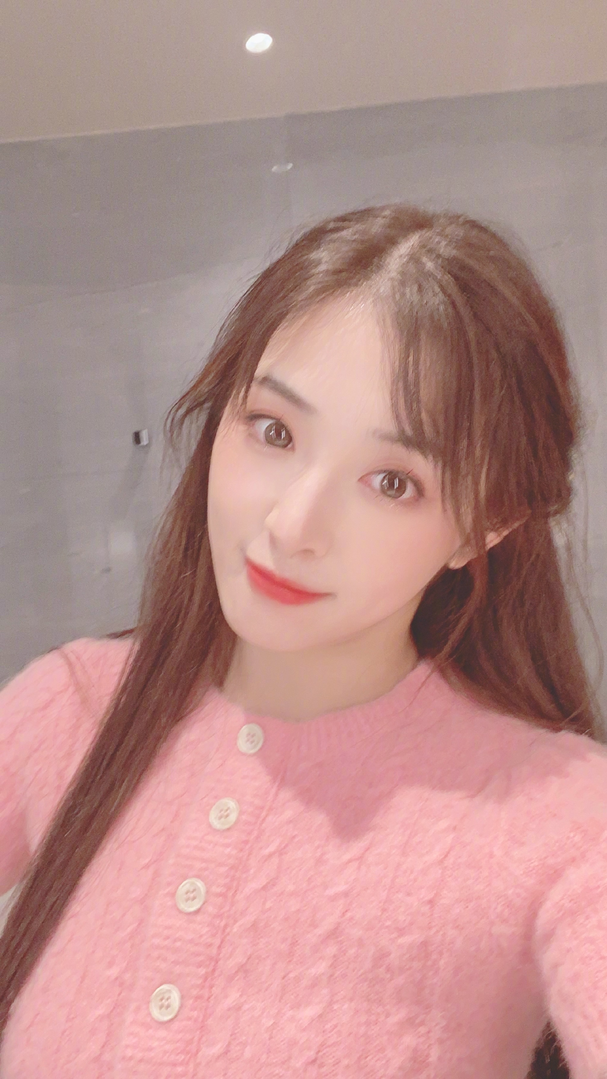 Appreciation of Zhang Hanyun's playful and cute selfies - iNEWS