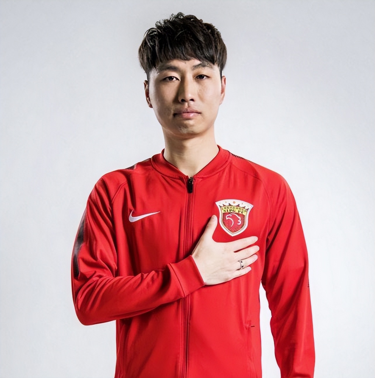 "Brother Eyes" Fu Huan left the harbor to join Kunshan, fans ...