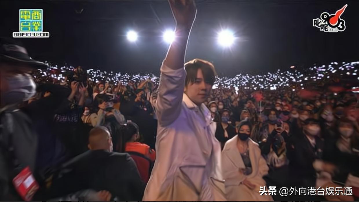 The strongest shoe shiner in Hong Kong? Sammy blows top streamer Jiang ...