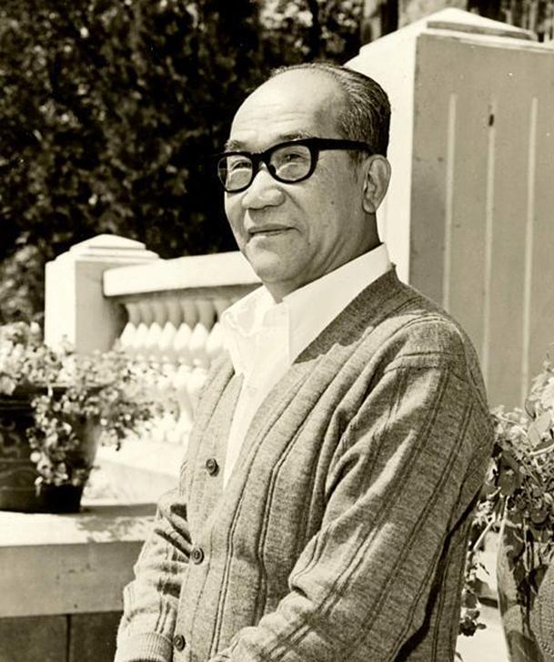 Hou Baolin had a rough childhood and was beaten by his master when he ...