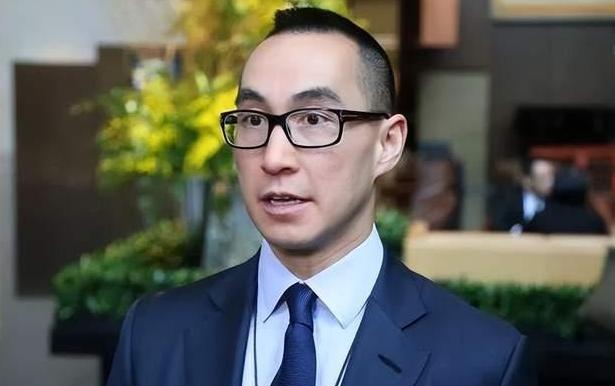 The person who arranged a special plane to bring Ho Chaoyi's husband ...