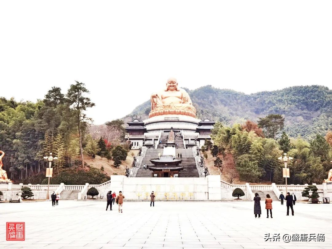 Fenghua "Yingmeng Famous Mountain" Xuedou Temple always smiles with a ...
