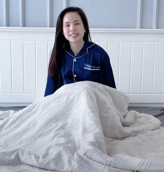 Li Ruotong posted a fitness video without makeup, her skin was white ...