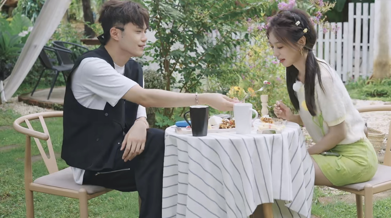 The summer we met: I clearly like male 1, but interact closely with male 3, and the behavior of ...