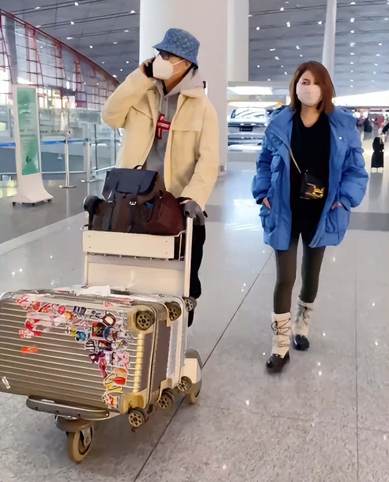 Hong Xin and Zhang Danfeng travel together after the divorce turmoil! For traffic, she lost the ...